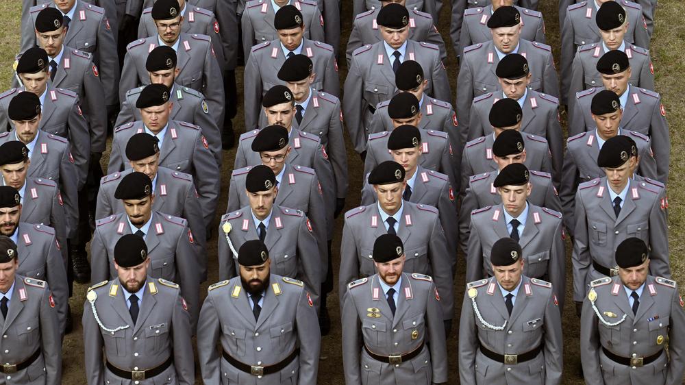 Debatte Um Wehrdienst Mehr Anfragen Bei Beratungsstellen Für 4425