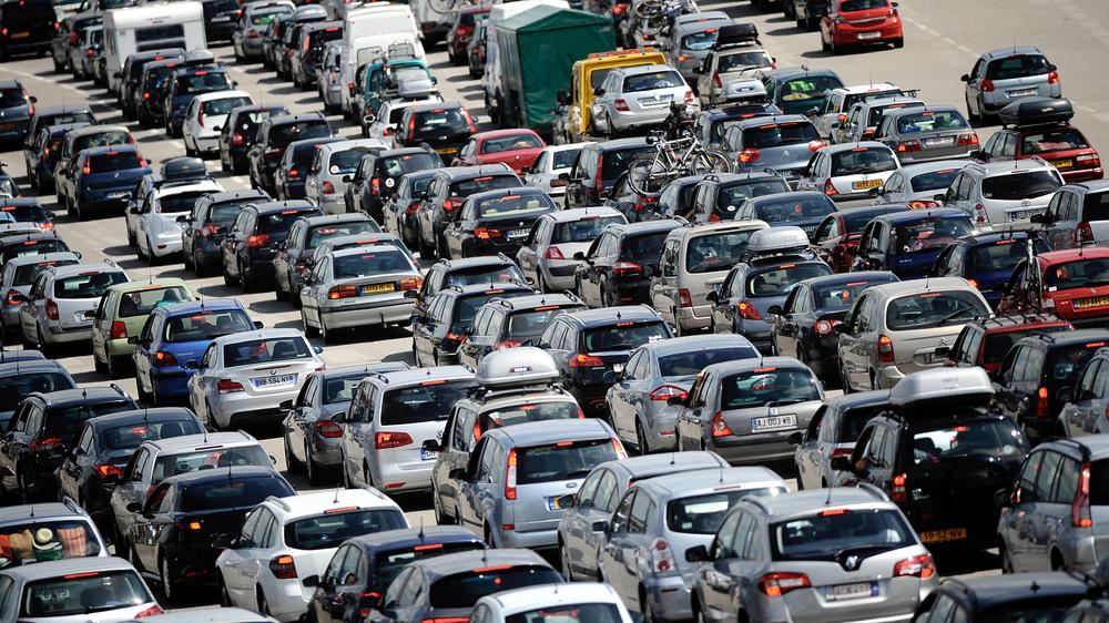 Autobahnmaut: Autofahrer bekommen bei Stau in Italien künftig Maut ...