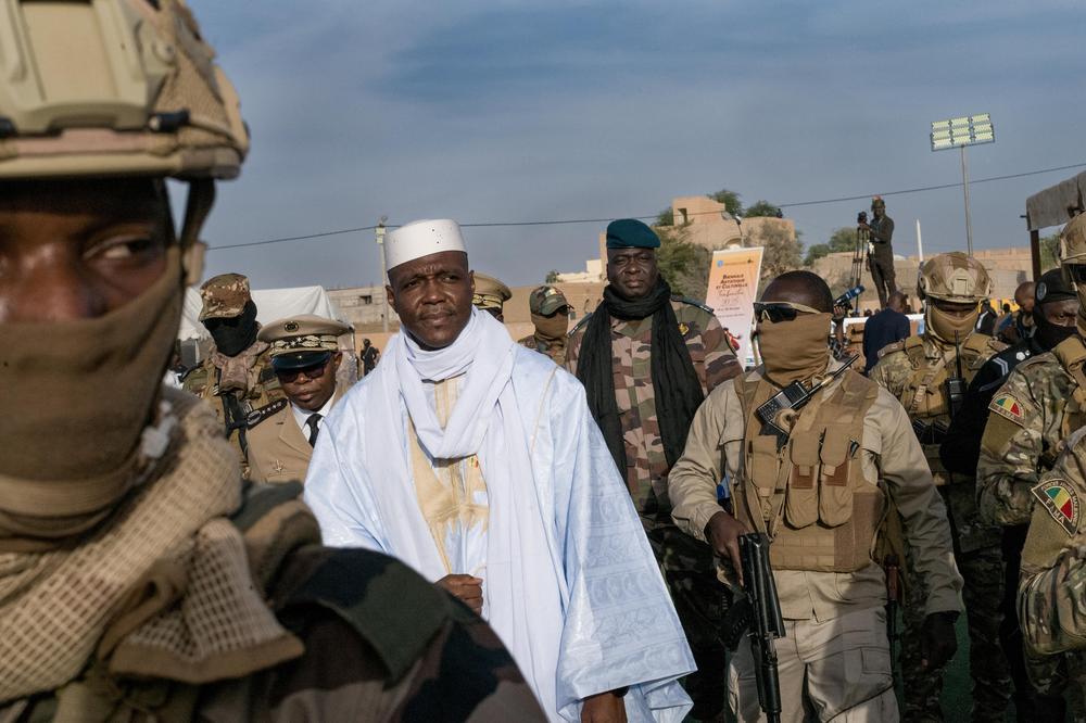 Biennale in Timbuktu: Still stehen nur die Soldaten | DIE ZEIT