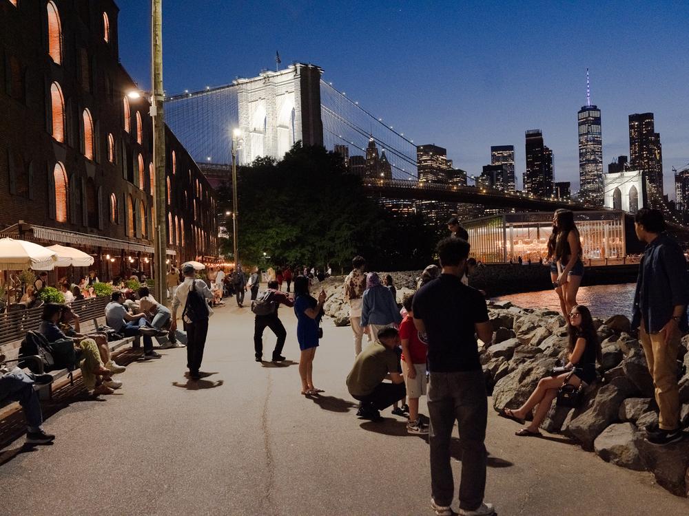 Elyas M'Barek: Williamsburg – wie Kreuzberg mit Blick auf Manhattan ...
