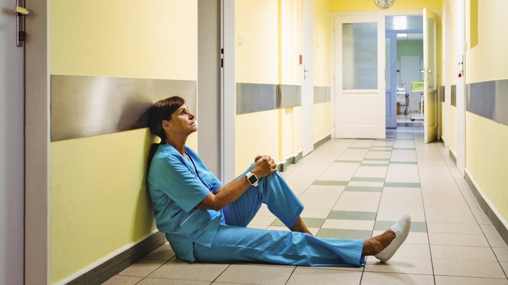 Arbeitsbedingungen im Krankenhaus: "Das Arbeiten am Limit ist ein ...