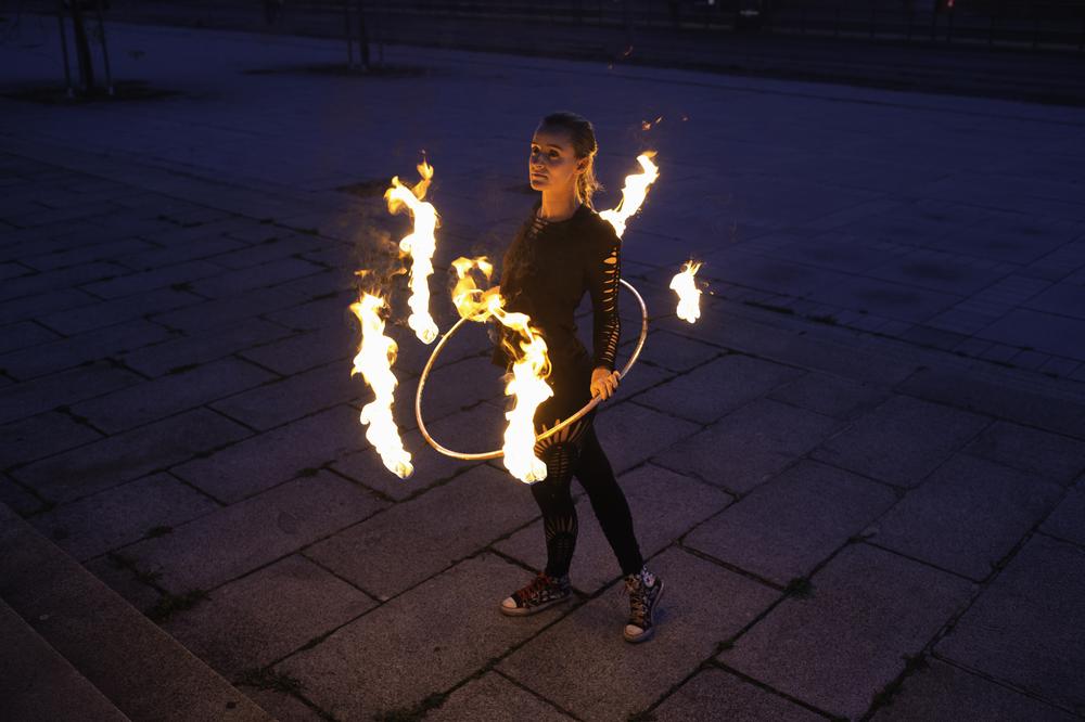 Feuer-Hula-Hoop: Ring of Fire | DIE ZEIT