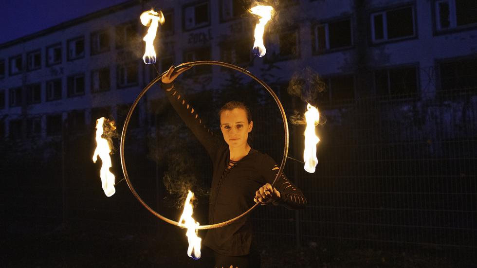 Feuer-Hula-Hoop: Ring of Fire | ZEIT ONLINE