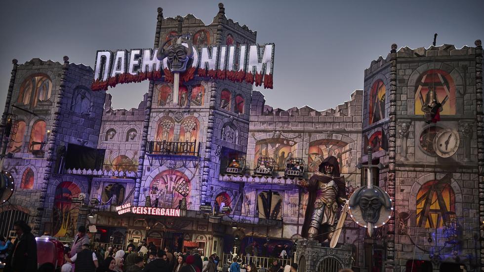 Geisterbahn Daemonium: "Die vier abgerissenen Köpfe waren zu blutig ...