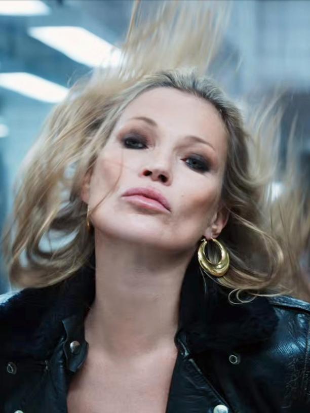 »Confessions II« von Madonna: In Madonnas Club sind Handys verboten ...