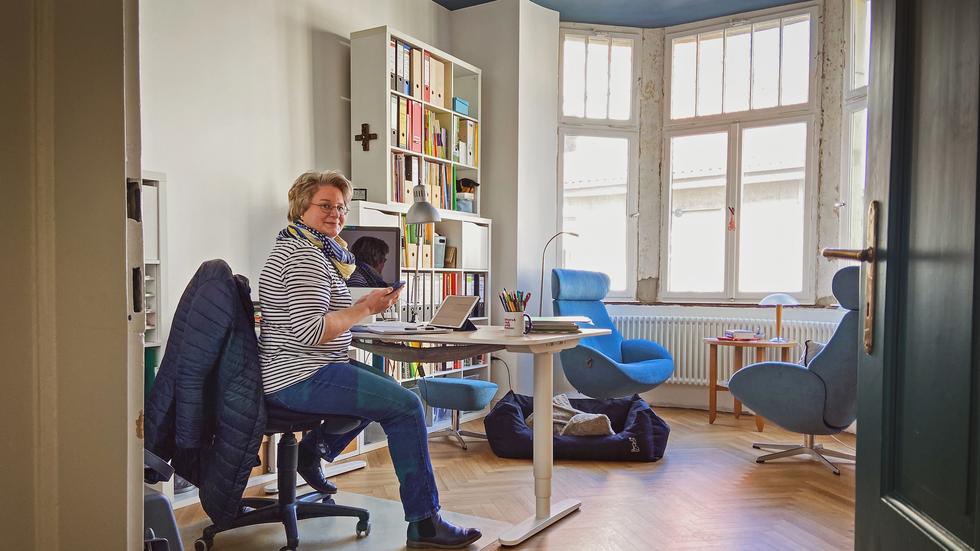 Unterricht aus dem Homeoffice: Der Staat sitzt jetzt zu Hause | ZEIT ONLINE