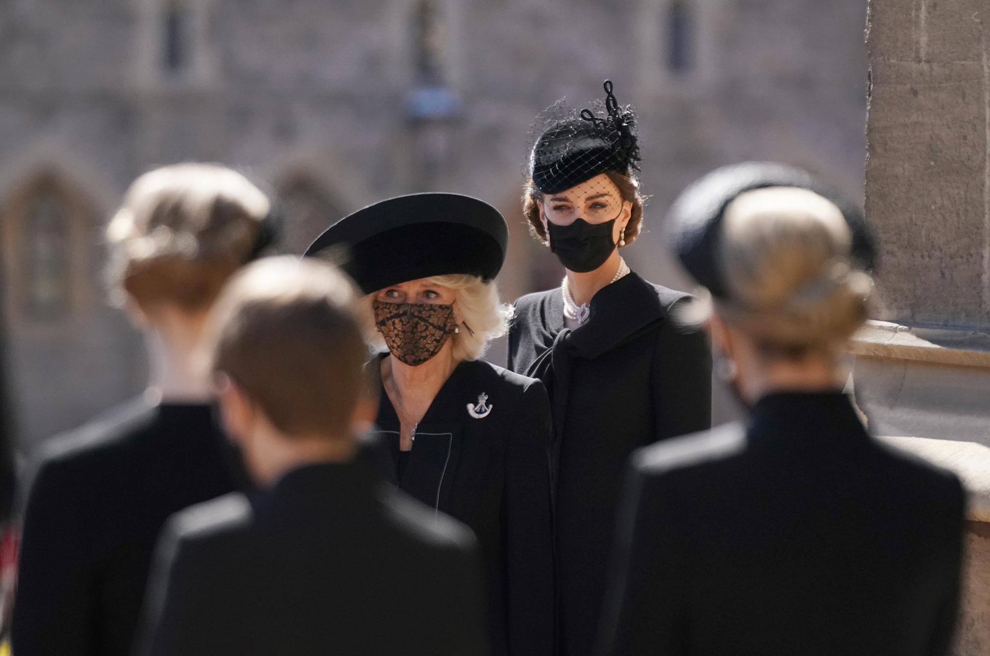 Trauerfeier Prinz Philip: Alle Blicke auf die Brüder | ZEIT ONLINE