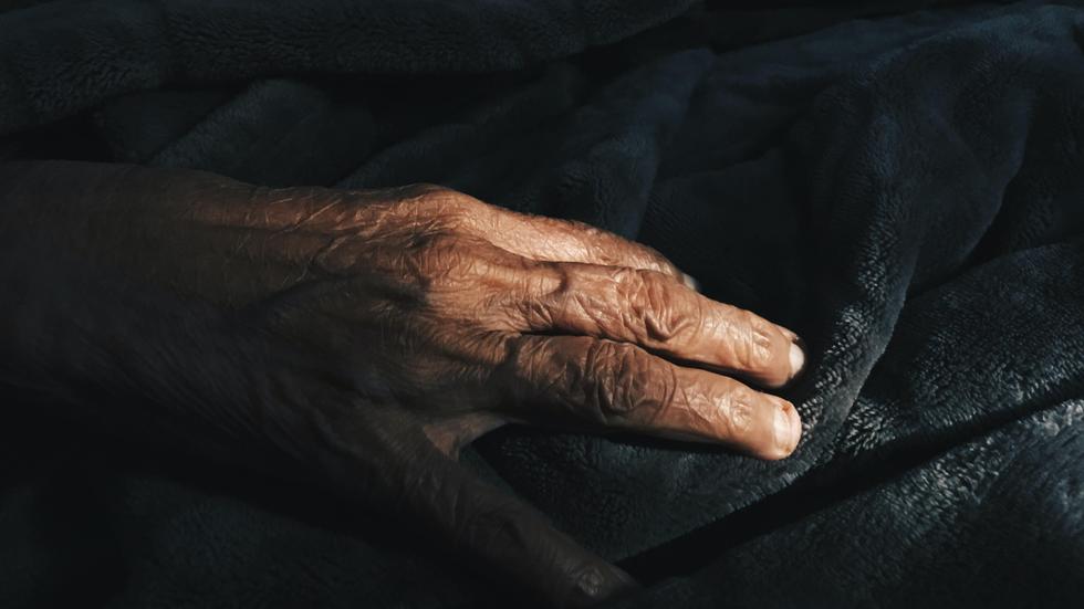 Assistierter Suizid: Gesetzentwürfe zu Neuregelung der Sterbehilfe ...