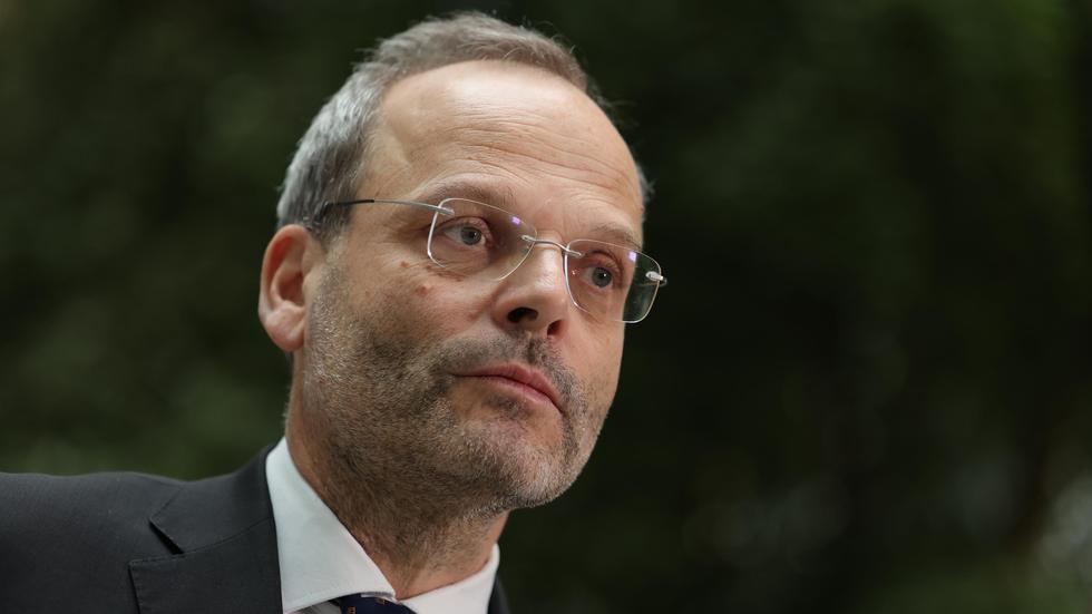 Felix Klein: Antisemitismusbeauftragter beklagt Gleichgültigkeit bei ...