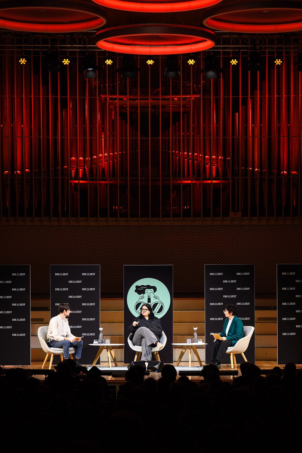 ZEIT Podcast-Tour 2025: "ZEIT Verbrechen" live in Berlin, Düsseldorf ...