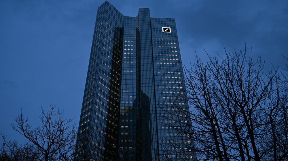 Epstein-Akten: Deutsche Bank räumt Fehler wegen Geschäftsbeziehung mit ...