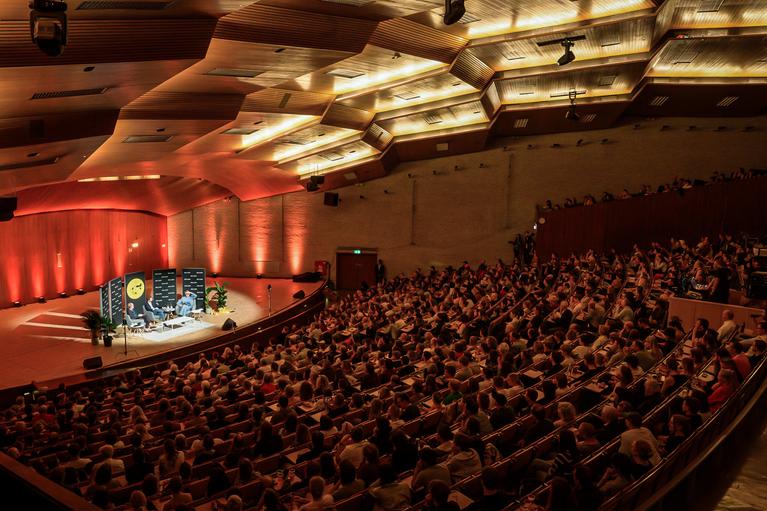 Livepodcasts: Die ZEIT-Podcasts bei der Langen Nacht der ZEIT 2026 ...