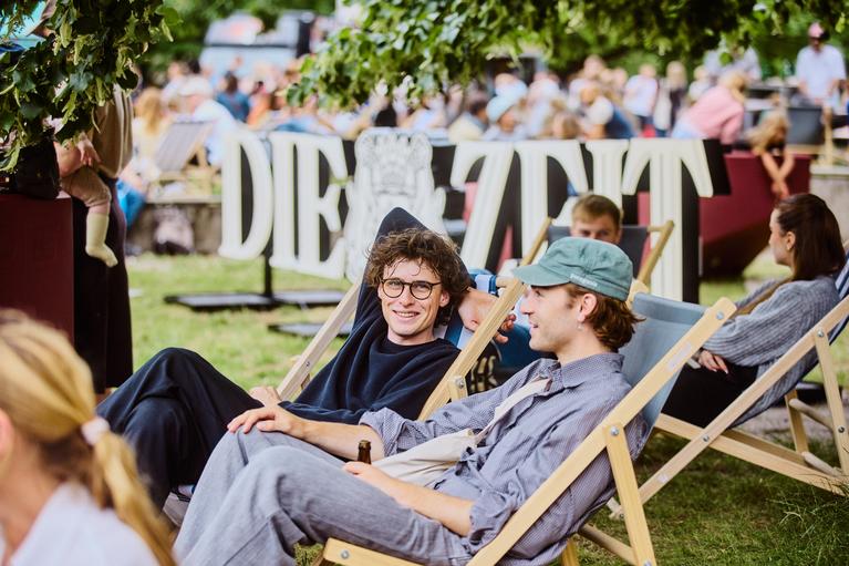 Livepodcasts: Die ZEIT-Podcasts bei der Langen Nacht der ZEIT 2026 ...