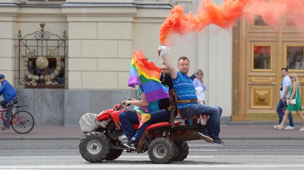 "Moscow Pride": Moskauer Polizei nimmt Homosexuellen-Aktivisten fest ...