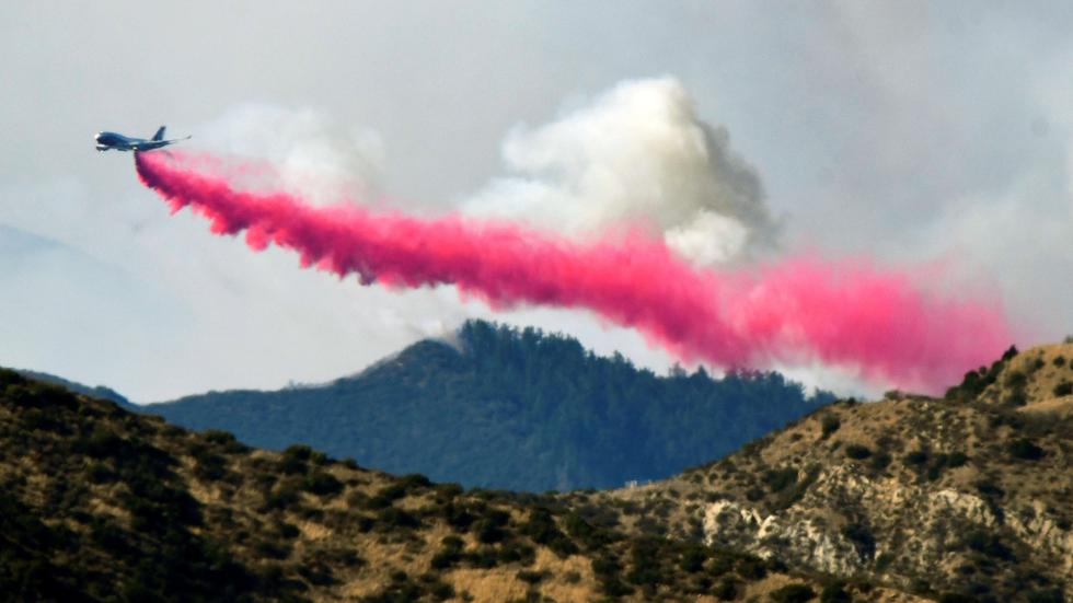 Kalifornien Feuerwehr Dämmt Größten Von Sechs Waldbränden Ein Zeit