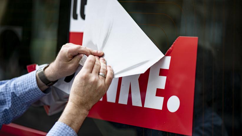 Lisa Licentia: Rechte Aktivistin wird zum Problem für die Linke | ZEIT ...