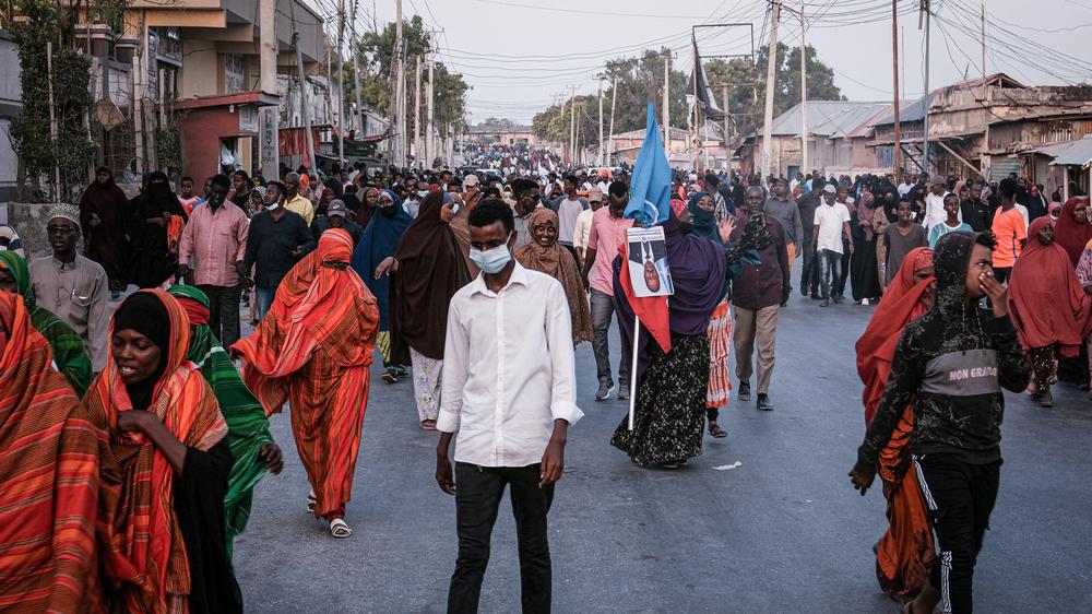 Somalia: Mehrere Tote bei Angriff von Al-Shabaab auf Militärstützpunkt ...