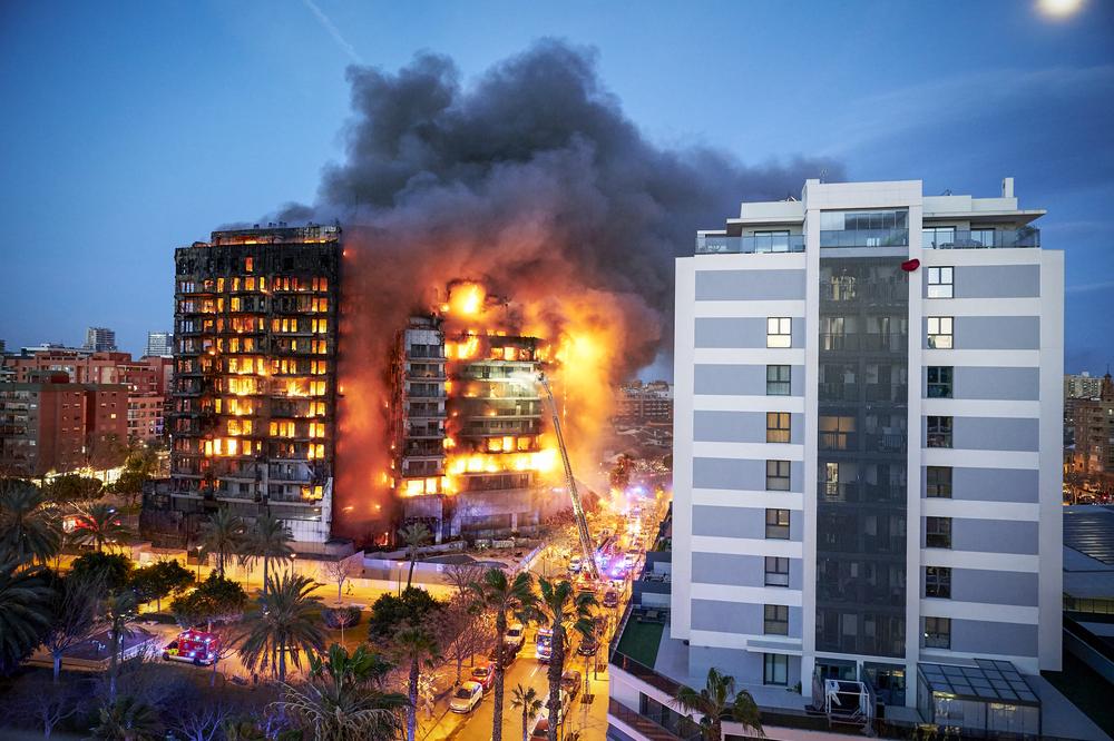 Brand in Valencia: Ein Feuer und die Suche nach seinem Grund | DIE ZEIT