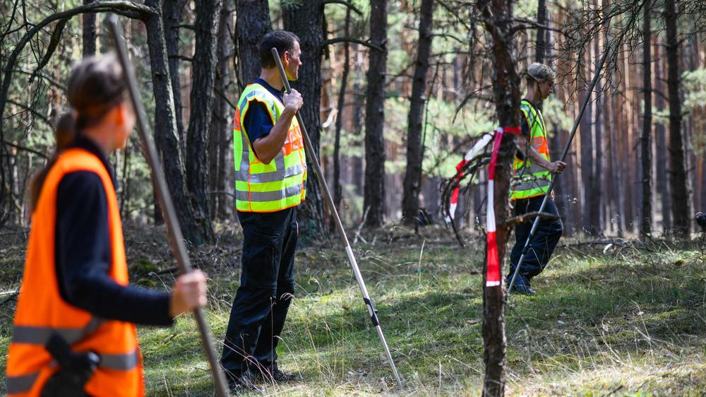 Vermisstenfall Rebecca Reusch: Polizei durchsucht Grundstück im Fall ...