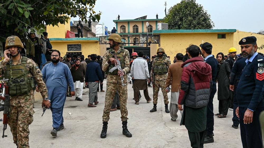 Pakistan: Viele Tote bei Explosion an Moschee in Islamabad | DIE ZEIT