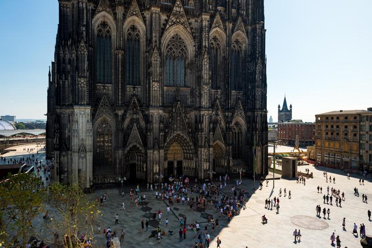 Eintrittsgeld für Kirchen: Besuch des Kölner Doms kostet bald zwölf ...