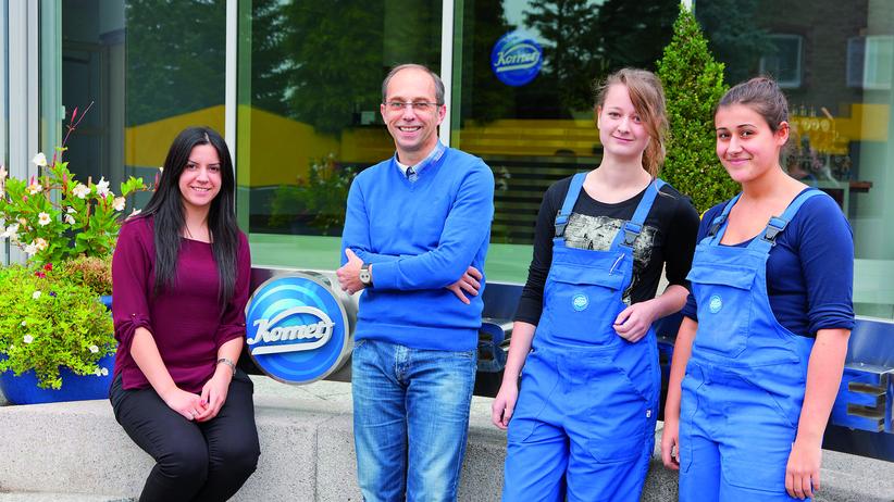 Fachkräftemangel: Stell dir vor, die Firma ist frauenfreundlich, und ...