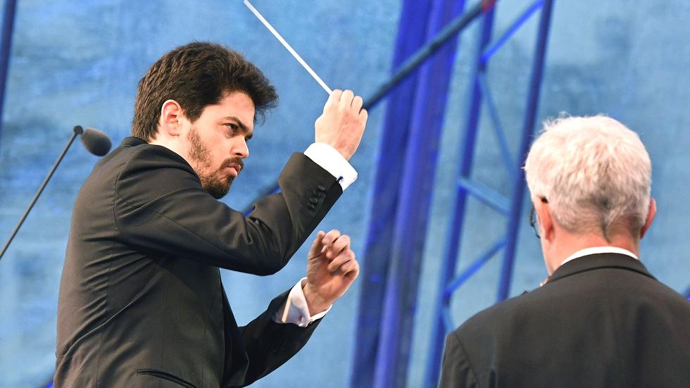 Orchester: Lahav Shani wird Chefdirigent der Münchner Philharmoniker | ZEIT ONLINE
