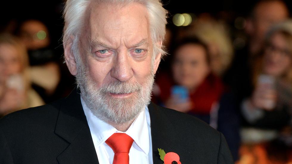 Donald Sutherland: "Aufstand gegen das Bündnis von Kapital, Gier und ...