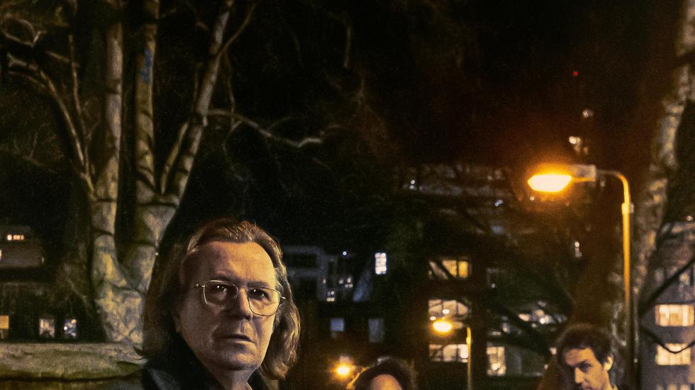 Mick Herron: "Abscheu erzeugen, ohne Menschenmassen umzubringen" | ZEIT ...