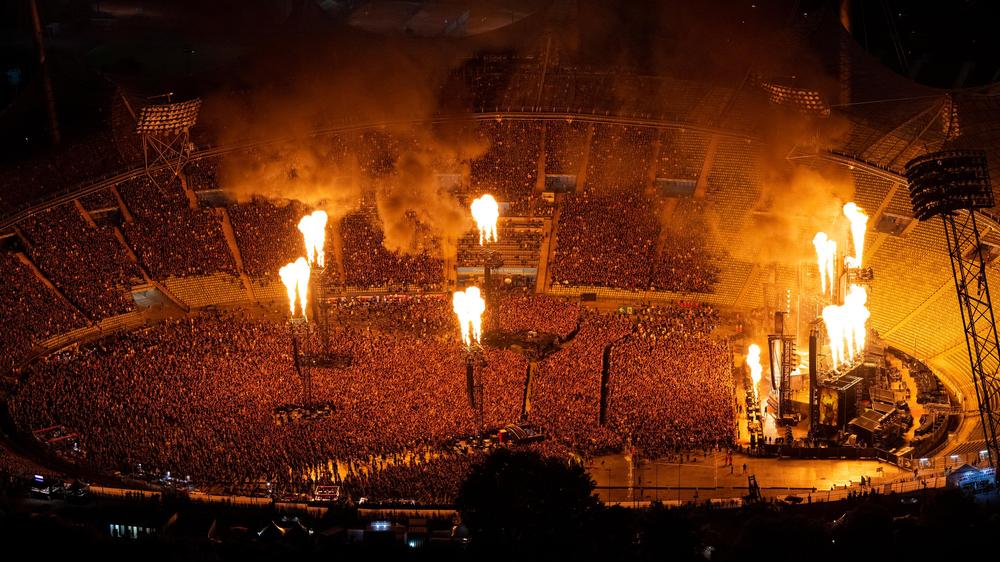 Rammstein: Durchs Feuer | DIE ZEIT