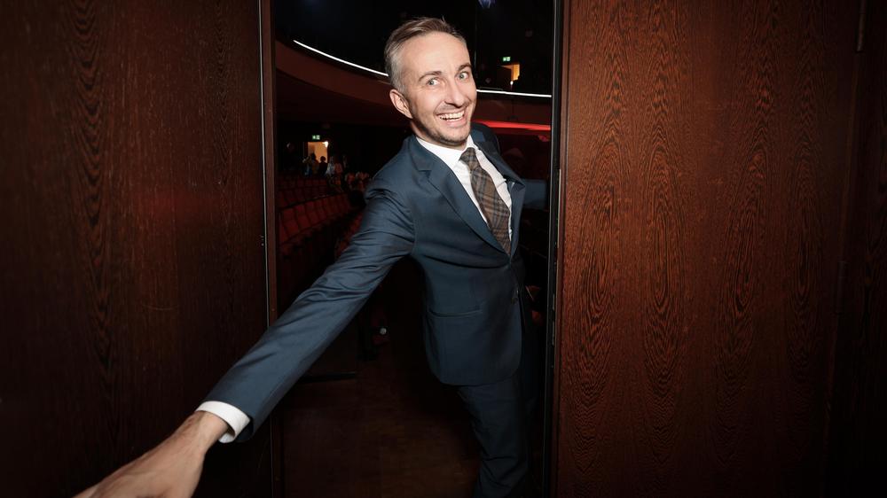 Chefket und Jan Böhmermann: Jan Böhmermann knickt ein | DIE ZEIT