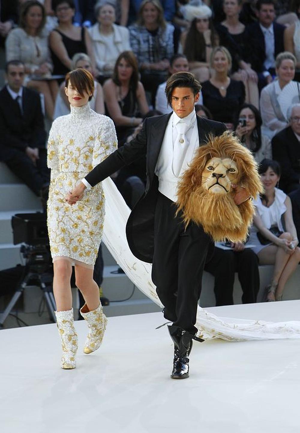 Chanel-Schau in Paris: Gut gebrüllt, Löwe! | ZEIT ONLINE