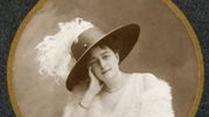 Haute Couture Mode: Sie weiß, wie man Kleider trägt | DIE ZEIT