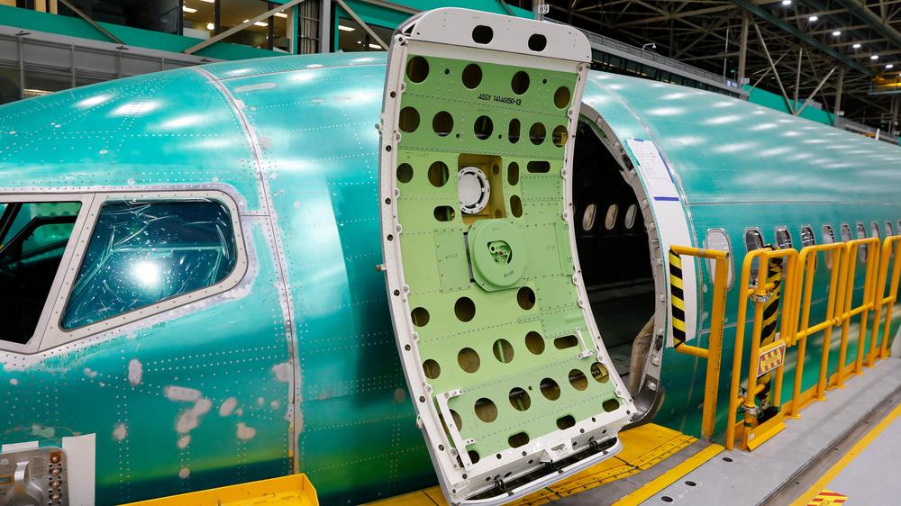 Boeing 737 Max 9: Ermittler werfen Boeing nach Pannenflug Versagen vor ...