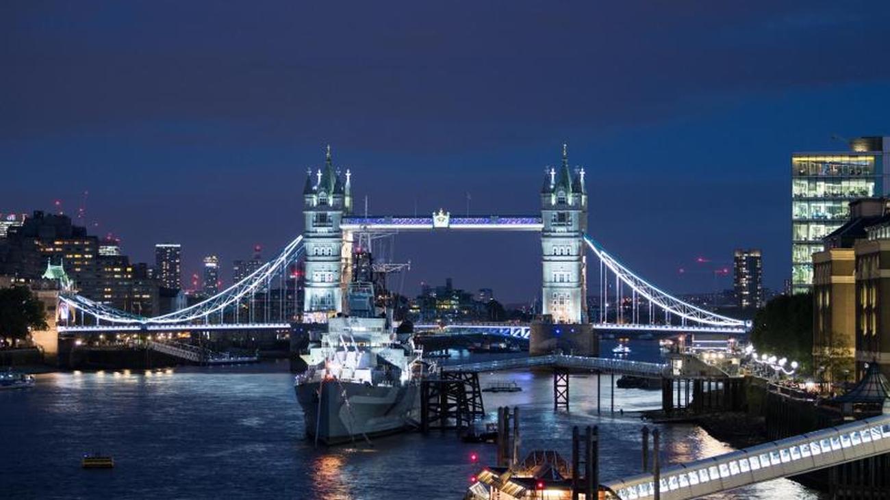 Wunderbrücke: Britisches Wahrzeichen: Die Tower Bridge wird 125 | ZEIT ...