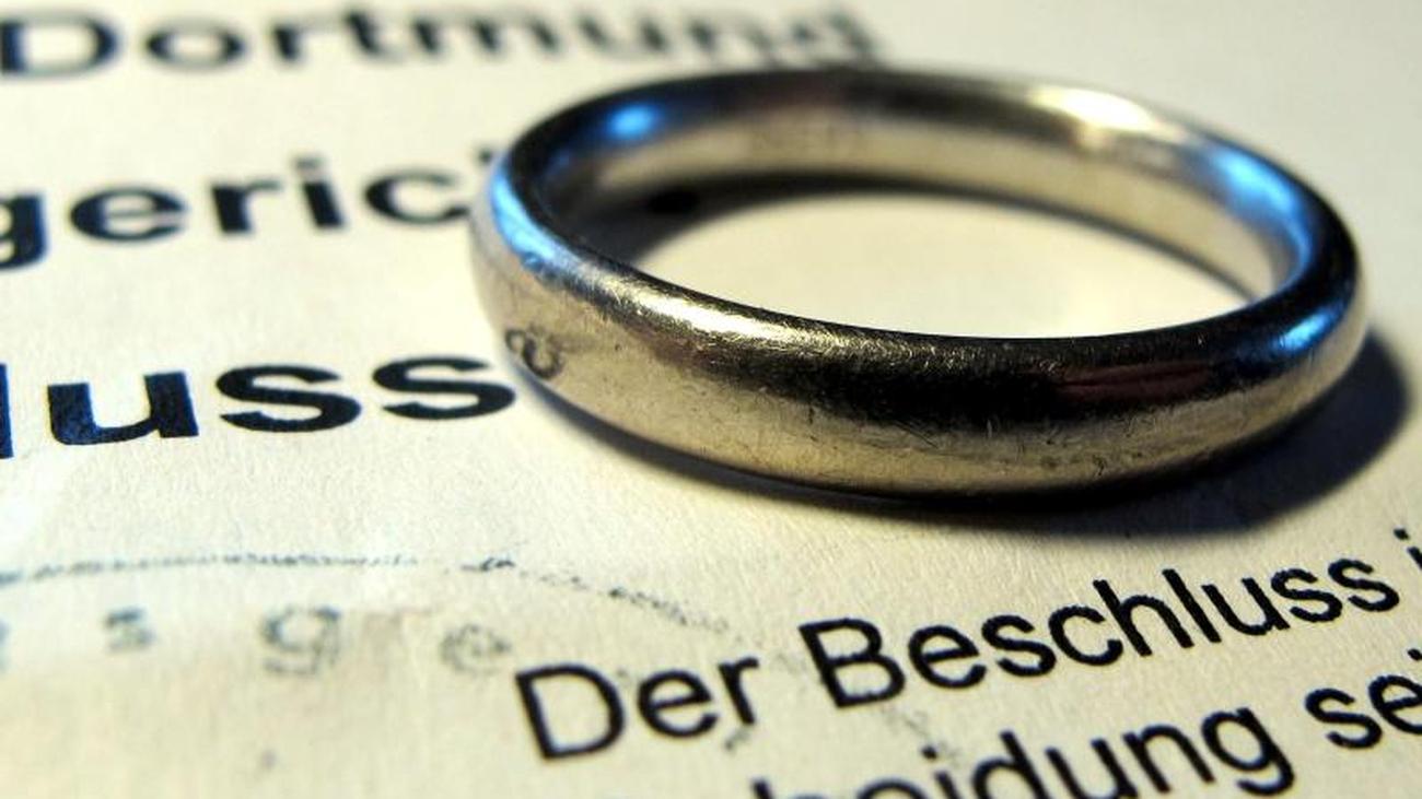 Erste Zunahme seit 2012: Zahl der Scheidungen gestiegen | ZEIT ONLINE