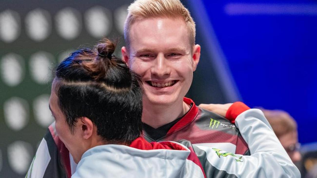 NA schlägt EU: Vorrunde der LoL-WM beginnt mit zwei großen ...