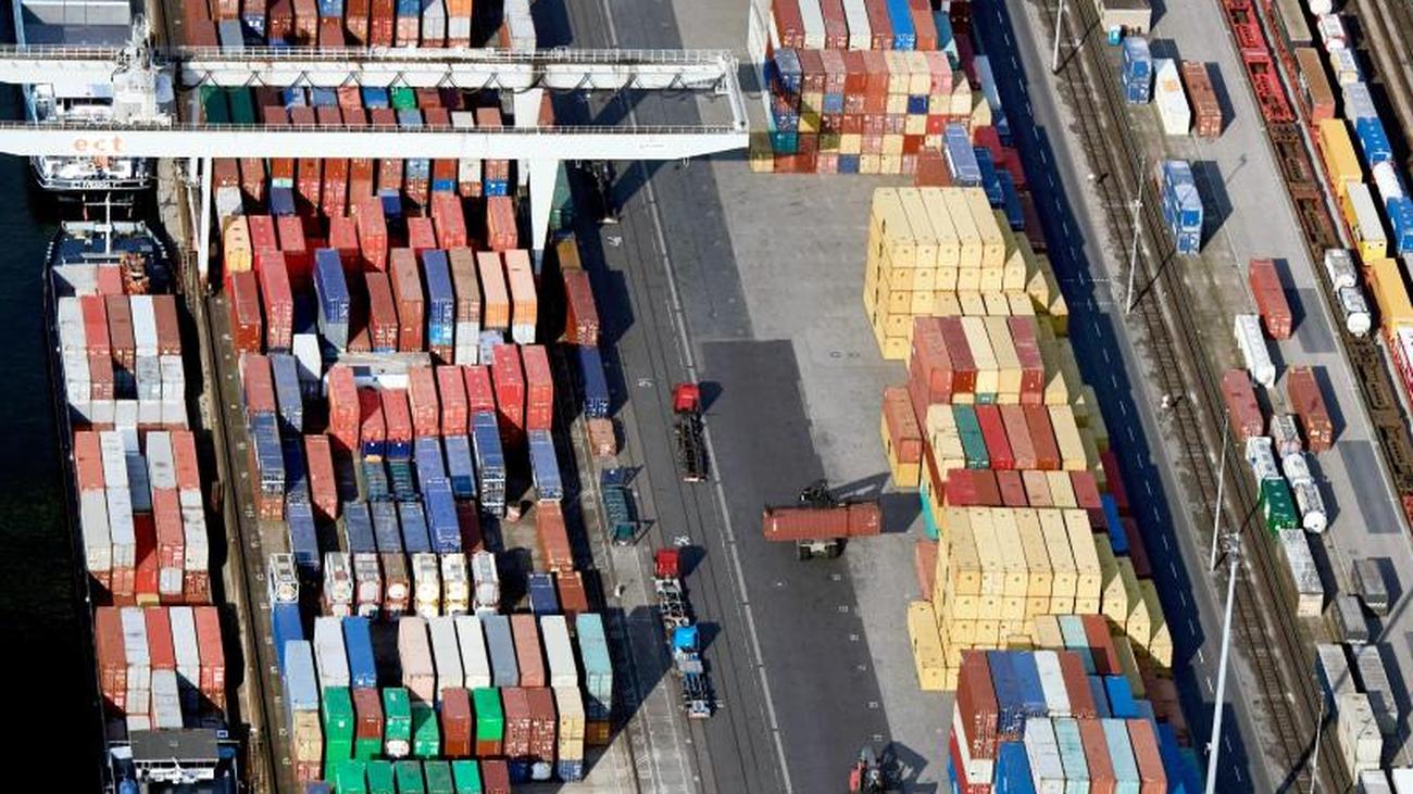 Minus im Gesamtjahr: Export holt nach Corona-Einbruch weiter auf | ZEIT ...