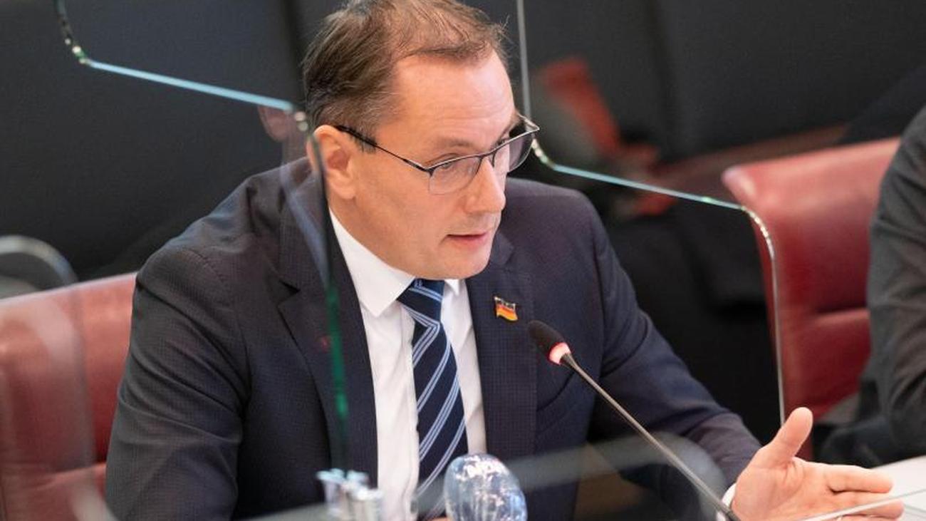 Bundestag: Debatte über mögliches AfD-Verbot | DIE ZEIT