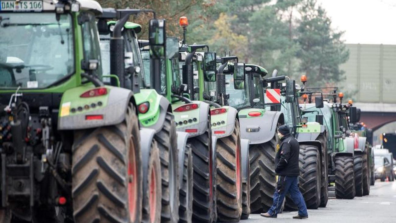 Agrar: Hunderte Bauern bei Protest-Korsos unterwegs: Staus drohen | DIE ...