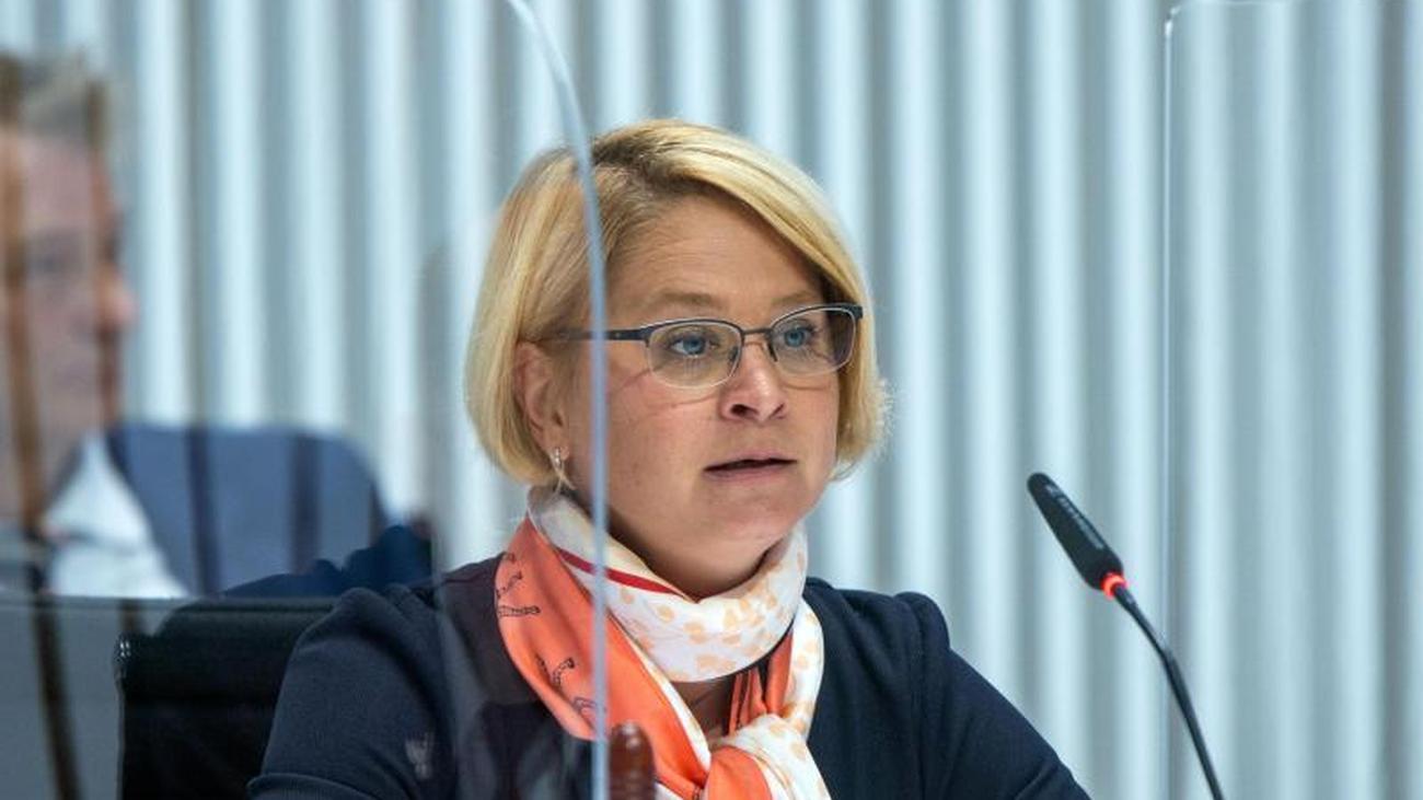 Landtag: Landtag gedenkt der Opfer des Holocaust | ZEIT ONLINE Landtag: Landtag gedenkt der Opfer des Holocaust | ZEIT ONLINE