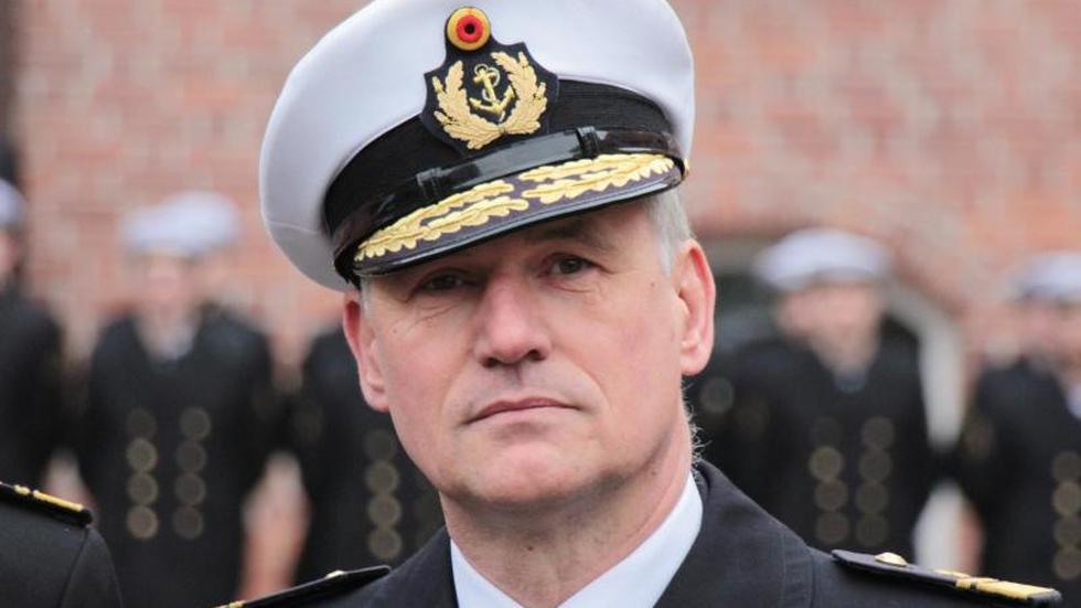 Verteidigung: Kommandowechsel bei der Marine: Schönbach übernimmt ...