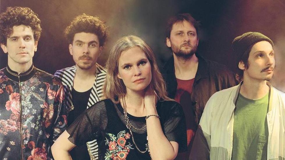 Musik: Hilferuf nach einer guten Fee: Sensibler Indie-Pop von Dota ...