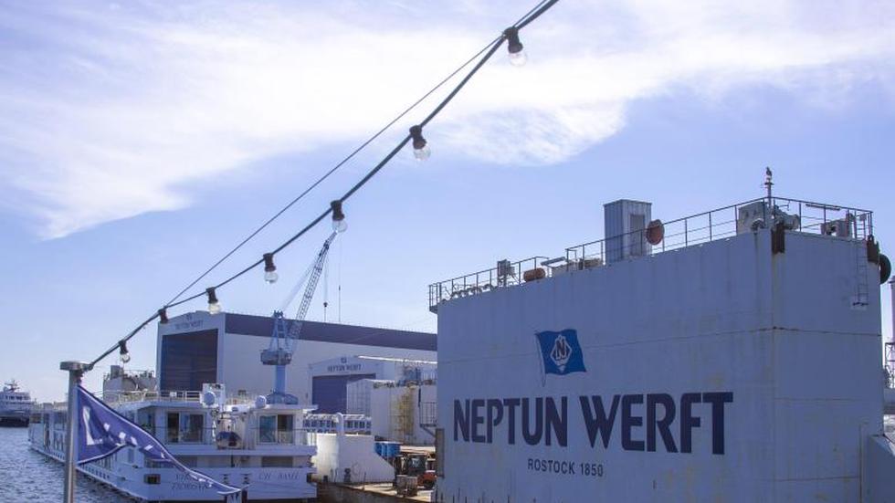 Schiffbau: Neptun-Werft baut nach Auftragseinbruch Stellen ab | ZEIT ONLINE