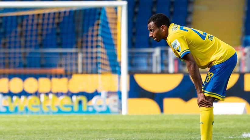 Fußball: Aufsteiger Ingolstadt holt Mittelfeldspieler Ben Balla | ZEIT ...