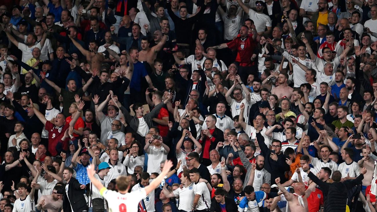 EM-Halbfinale: "ENDLICH!": England feiert magische EM-Nacht | ZEIT ONLINE