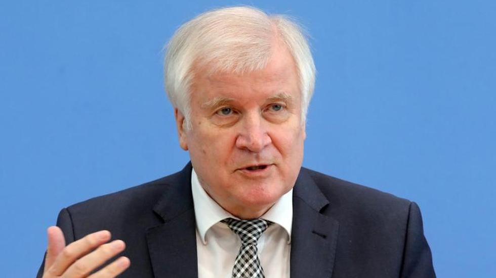 Kabinett: Seehofer stellt Warnung der Bevölkerung per SMS in Aussicht ... Kabinett: Seehofer stellt Warnung der Bevölkerung per SMS in Aussicht ...