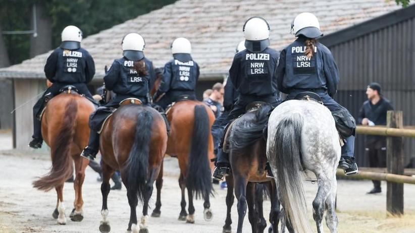 Polizei: Minister weiht neue Zentrale der Polizei-Reiterstaffel ein ...