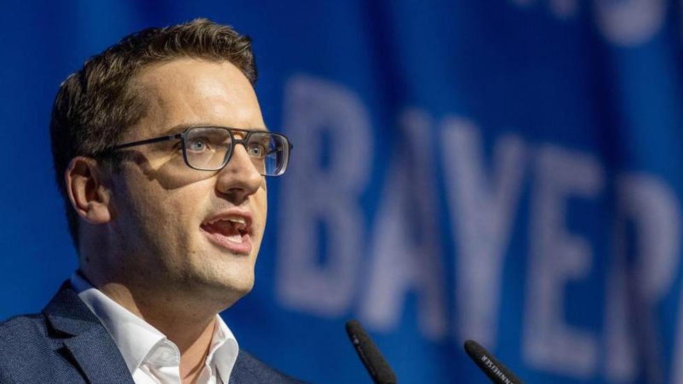 Parteien: Bayerns JU-Chef Doleschal drängt Schäuble zu Mandatsverzicht ...