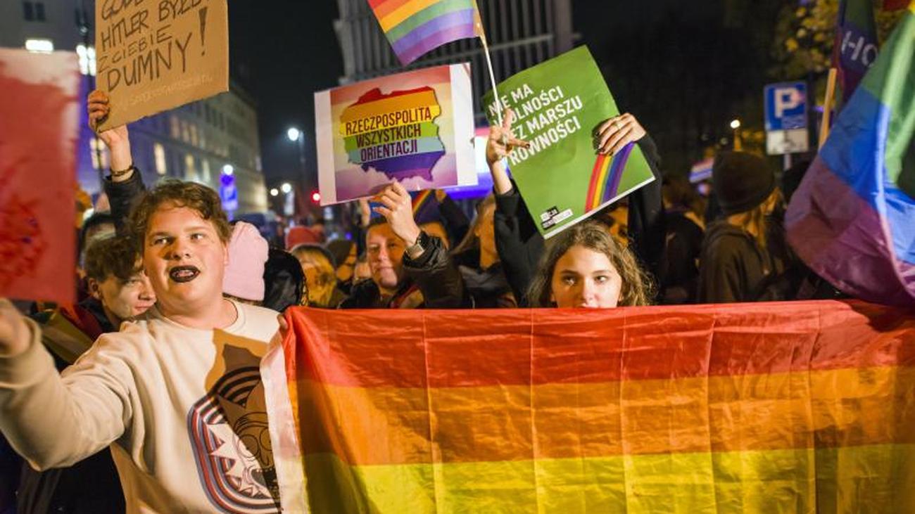 Pride-Paraden: Proteste gegen geplantes Verbot von LGBT-Demos in Polen ...